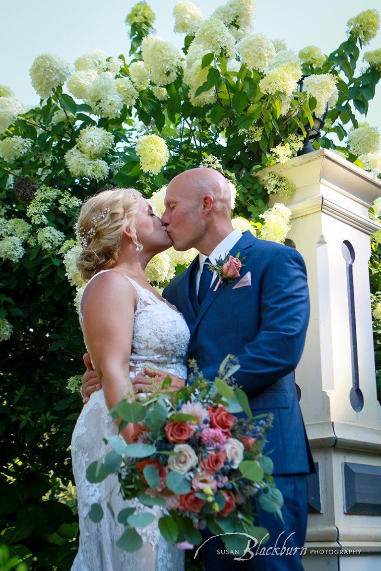 How to Capture the Perfect Wedding Pictures